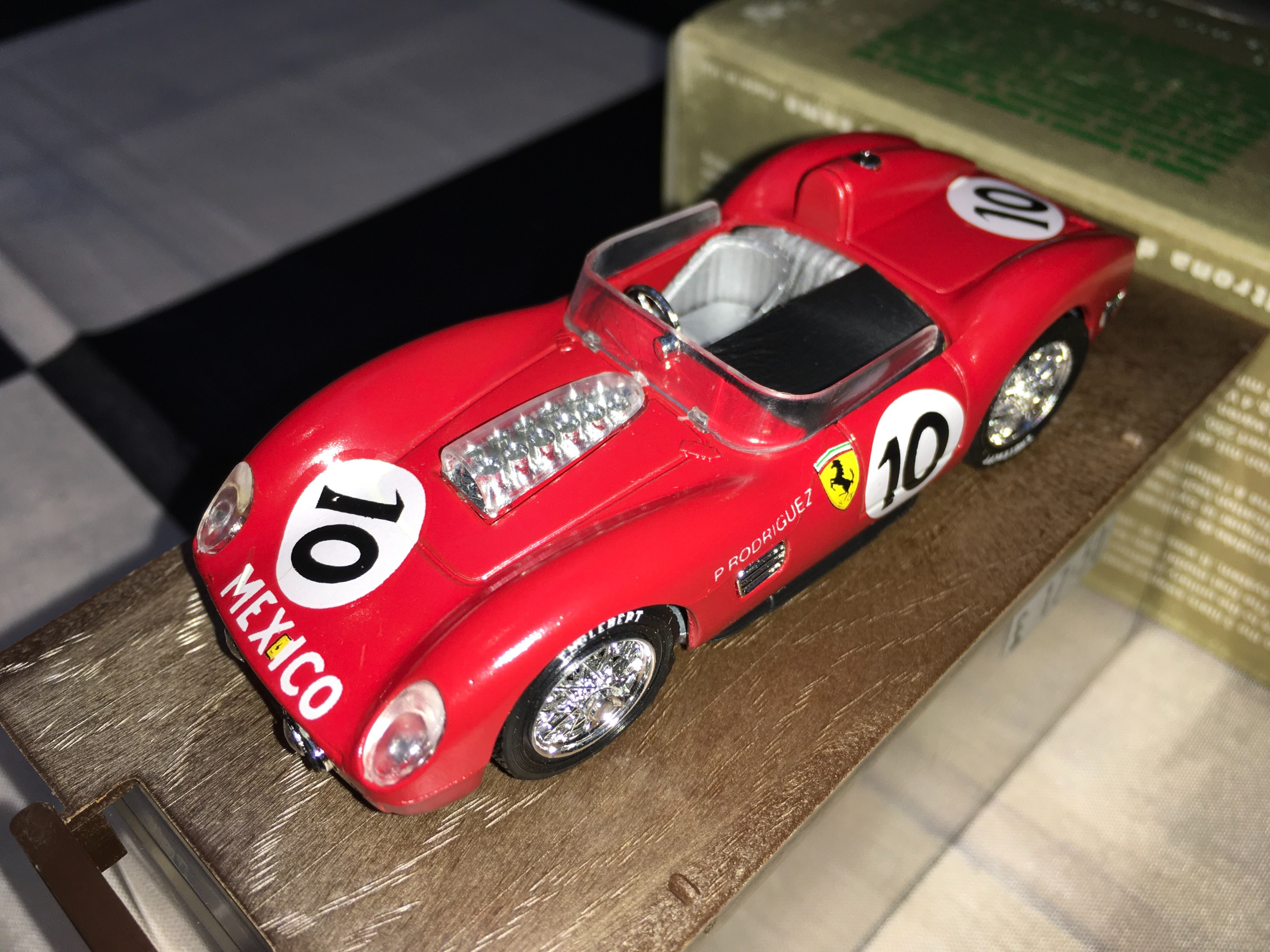 Pedro Rodriguez Ferrari 250 TRS Nascau trophy Race-Bahamas 1959